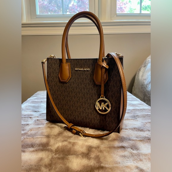 Michael Kors | Bags | Michael Kors Mercer Medium Monogram Accordion ...